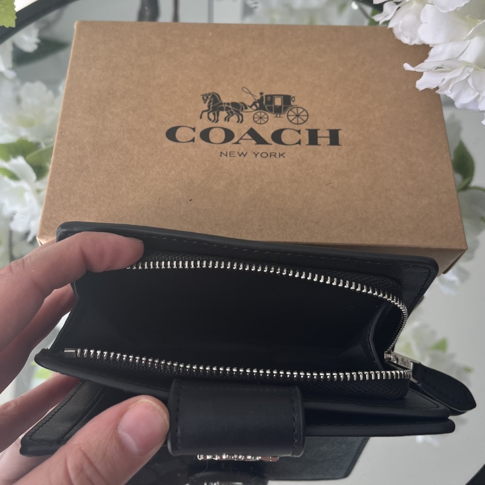 تفاصيل المنتج جزدان كوتش صغير-8 - FemmeForYou