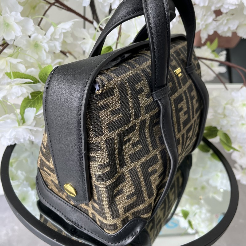 تفاصيل المنتج FENDI-8 - FemmeForYou