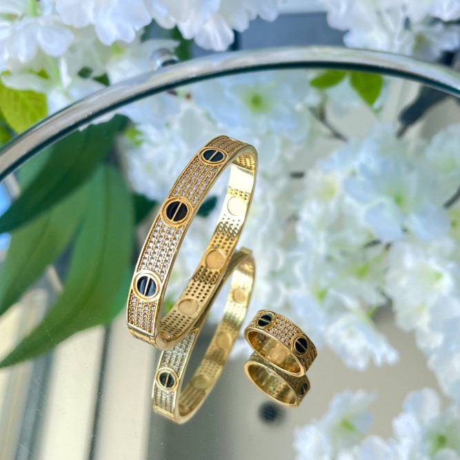 تفاصيل المنتج حلق Valntino -7 - FemmeForYou